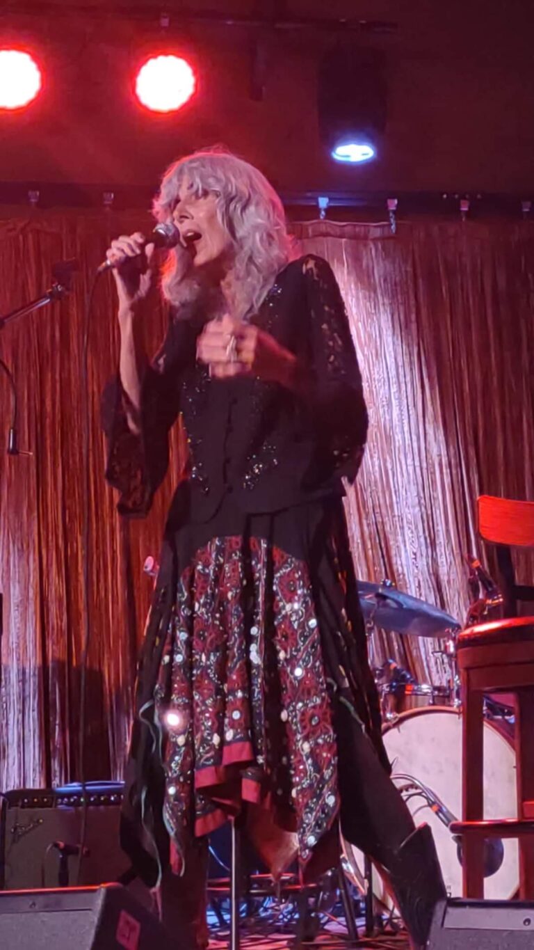 Donna Frost – Touring Singer-Songwriter on Guitar, Uke and Mandolin